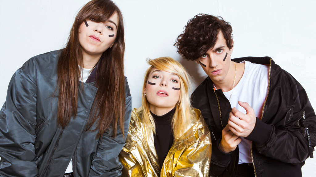 Hyphen Hyphen nous tend la main vers la l’éclate et la liberté ...