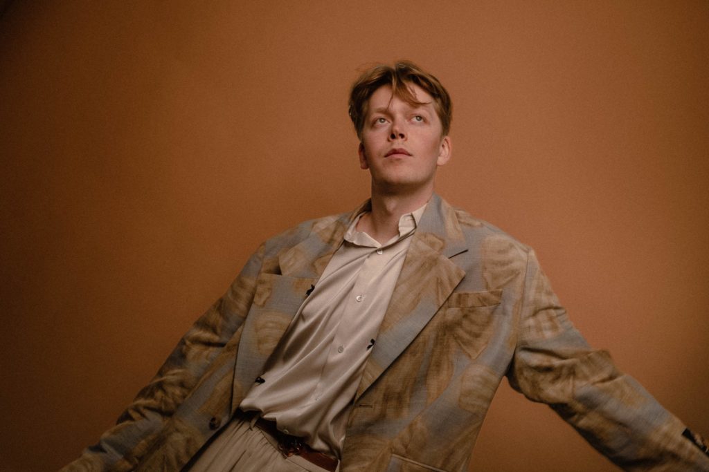 Augustine - Sun In Her Eyes : le retour ensoleillé de la star suédoise